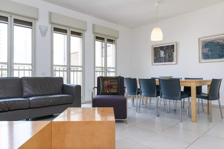 ->Elegant Bauhaus Flat In The Heart Of Neve Tzedek - Tel Aviv