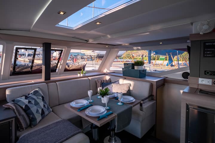 Luxurious Yacht At A Beautiful And Safe Marina - Thessaloniki