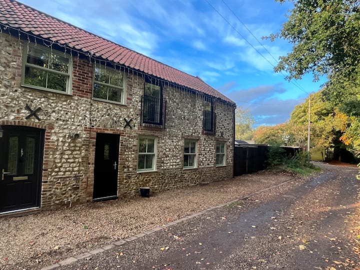 Weavers Barn Sleeps 6 With Hot Tub - Suffolk