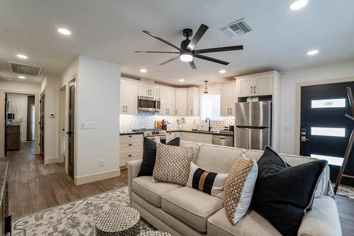 Adorable Casita With Private Yard And Hot Tub - Tempe, AZ