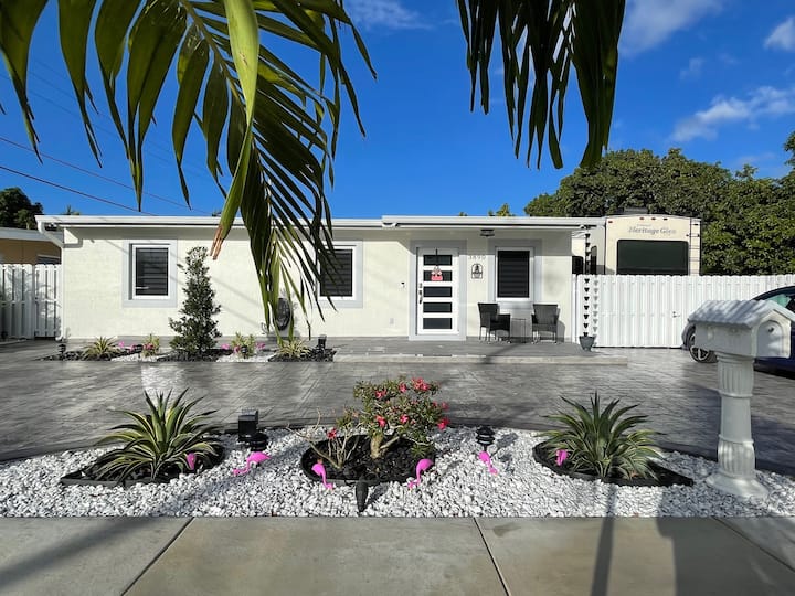 Flamingo Paradise - Hialeah, FL