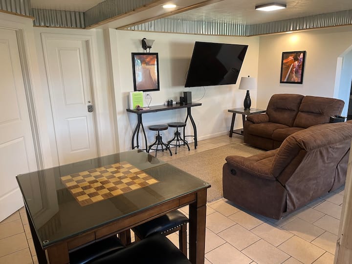 Barefoot Bungalow King Studio - Page, AZ