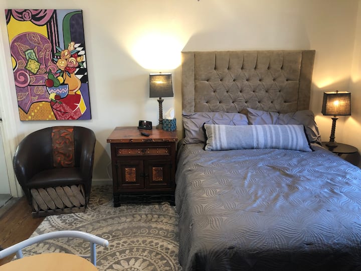 Adorable 1 Bedroom Studio Guest Place, New Bath - 살리나스