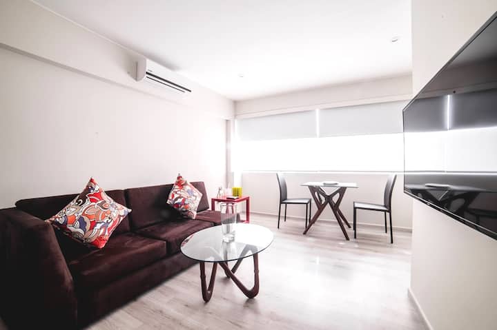 Hermoso Dpto. A 1 Cdra De La Clínica Delgado - Lima