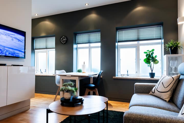 Cozy Small House In The Heart Of The City - Greenland