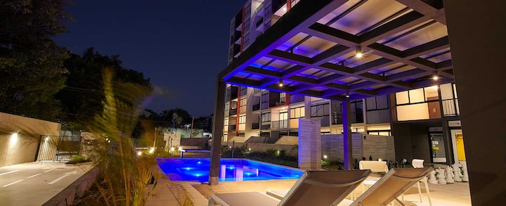 Urban Oasis With Pool And Gym - San Salvador