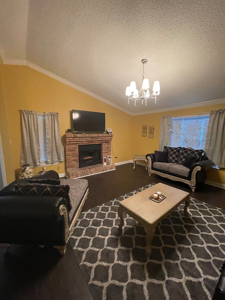 Re Stylish Home Near Mall - Valdosta, GA