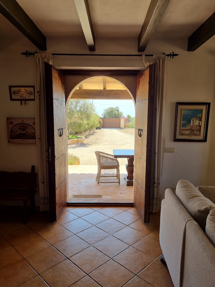 "Sa Comuna", Junto A Es Caló Des Moro. - Cala Santanyí