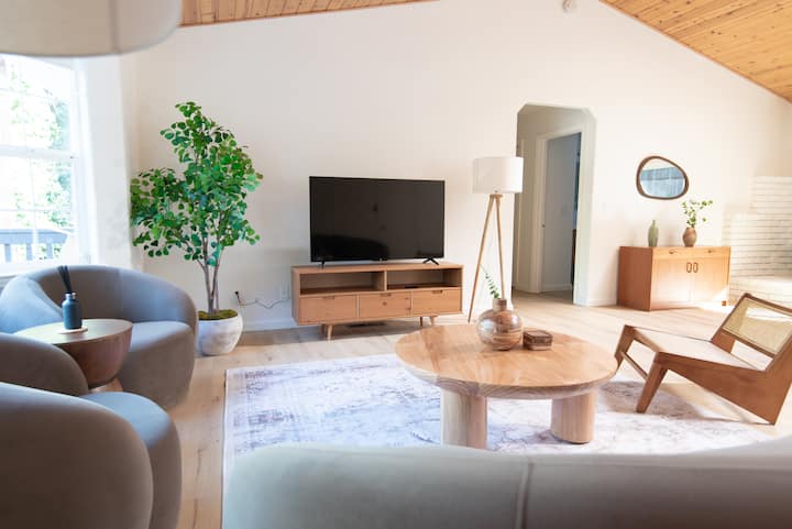 Zen Mountain Retreat - Lakes, Hot Tub, Wineries - Pollock Pines, CA