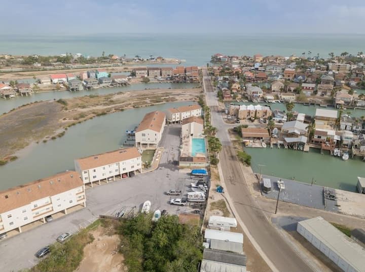 Newly Renovated 2 Bedroom Waterfront Condo / Pool - Port Isabel, TX
