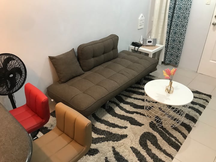 Spacious 2-bedroom Townhouse Near Malls - Imus