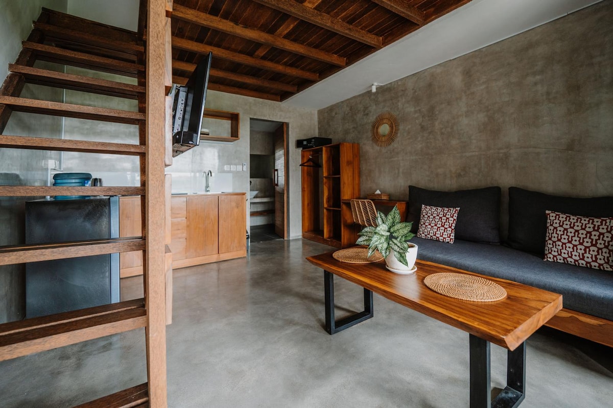 Stylish one bedroom loft with Pool View - Lofts for Rent in Canggu ...
