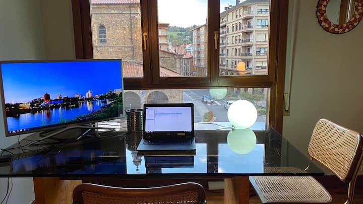 Homeoffice Con Vistas A La Iglesia - Oñate