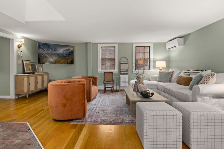 Winery Farmhouse W/ Private Hot Tub & Wine Tasting - Harold Parker State Forest, Andover