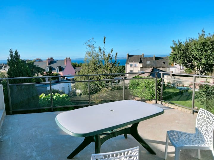 Petit Déjeuné Vue Sur La Baie En Chambre Privée - Douarnenez