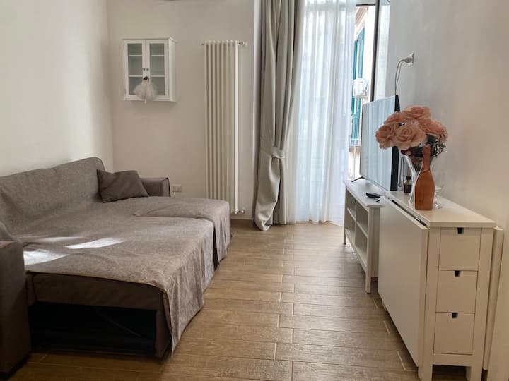 Casa Sangió: Su Via Toledo,a 2 Min Da Piazza Dante - Nápoles