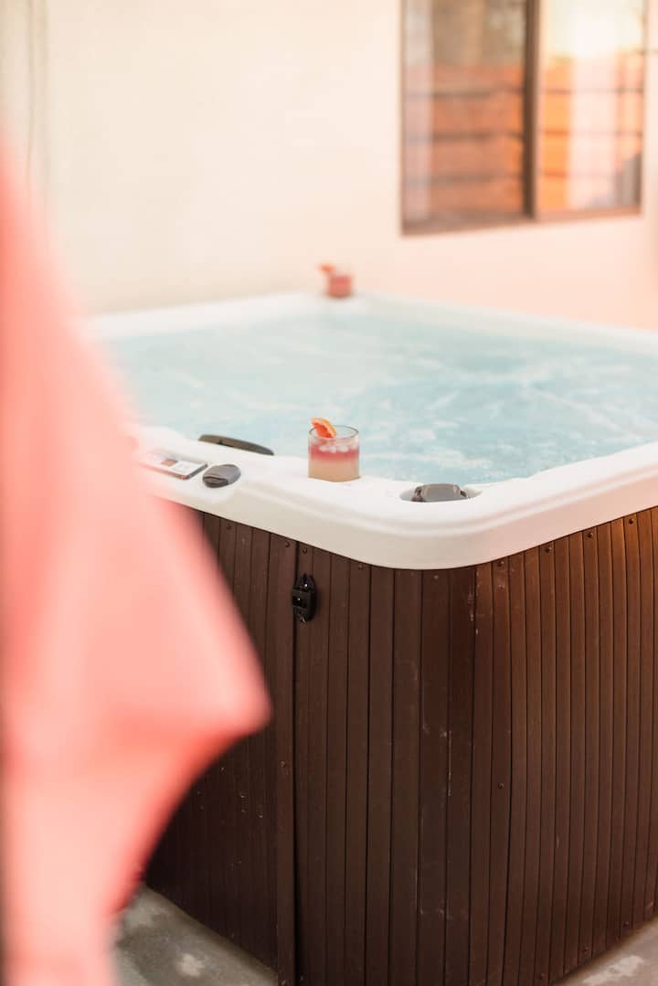 Pink Cactus · Romantic & Chic Desert Retreat - Twentynine Palms, CA