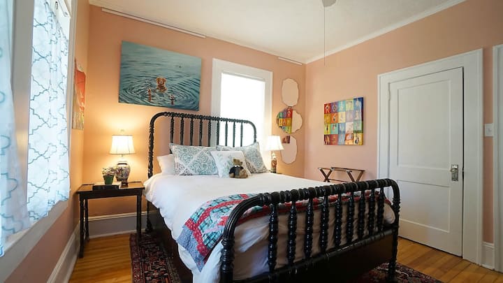 Boho-chic Art Cottage | Walkable To Dt - Raleigh, NC