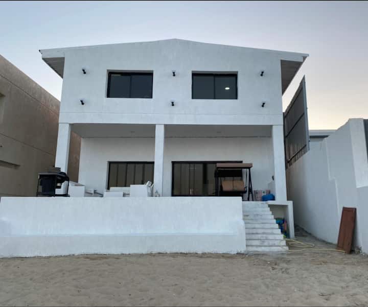 7 Bedroom Beach House With Sand And Amazing View - Kuwait