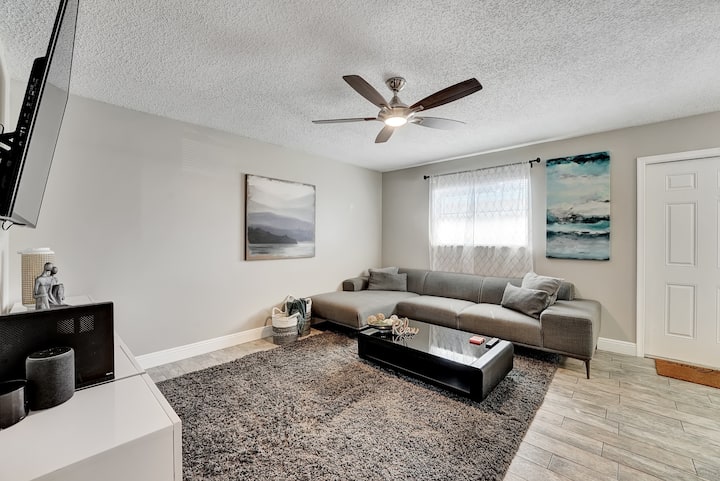 All Within Reach: Pineapple Grove, Beach, Downtown - Delray Beach, FL