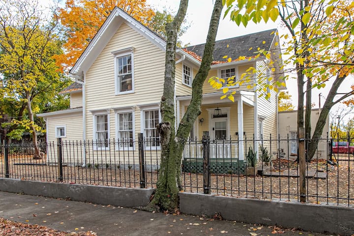 Eclectic 1899 Victorian ~ Walk To Food & Drinks - Knoxville, TN
