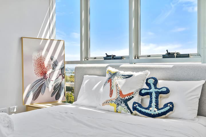 Doorstep To Metro & Iconic Harbour Bridge View - سيدني