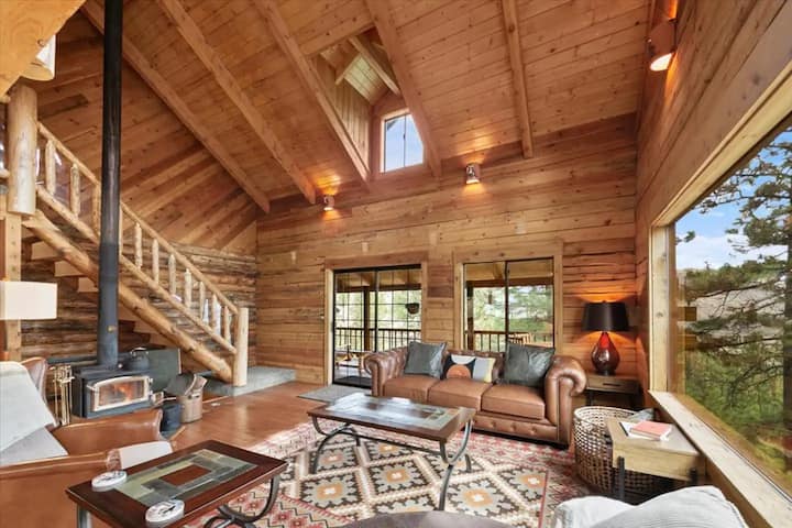Bigfoot County Cabin - Idaho