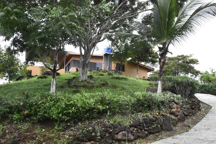 Cozy Finca, Spacious Rooms, Close To The Beach - Playa Blanca