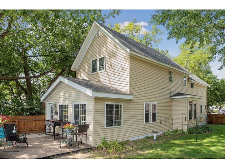 Walk To Dt White Bear & Across Street From Lake! - White Bear Lake, MN