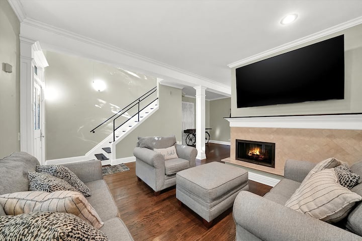 Entire House In Lakeview With Yard And Garage - Chicago
