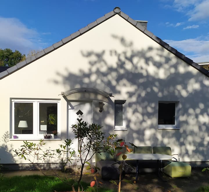 Haus Im Garten In Der Nähe Von Köln-messe - Bergisch Gladbach