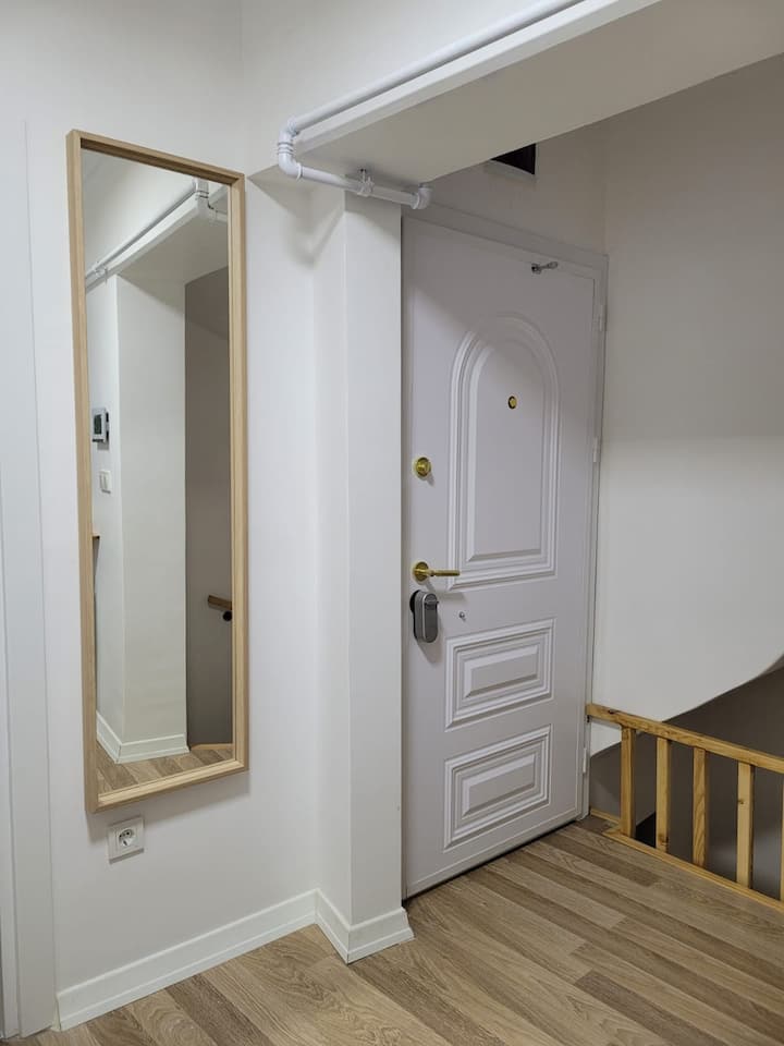 Lovely Place In Beyoglu For 12 P - Estambul