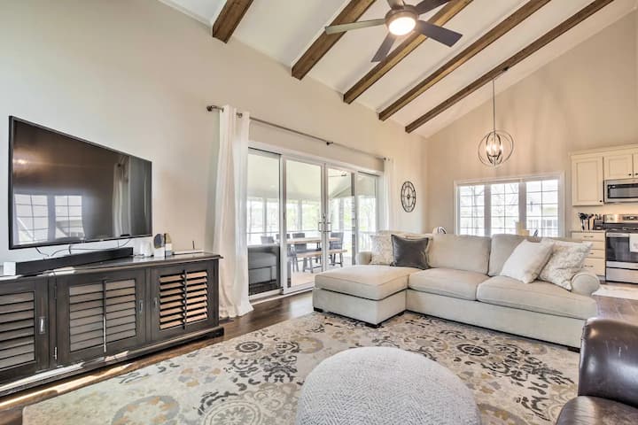 Stylish Lakefront 3br W/ Dock & Fire Pit - Kerr Lake State Recreation Area, Henderson