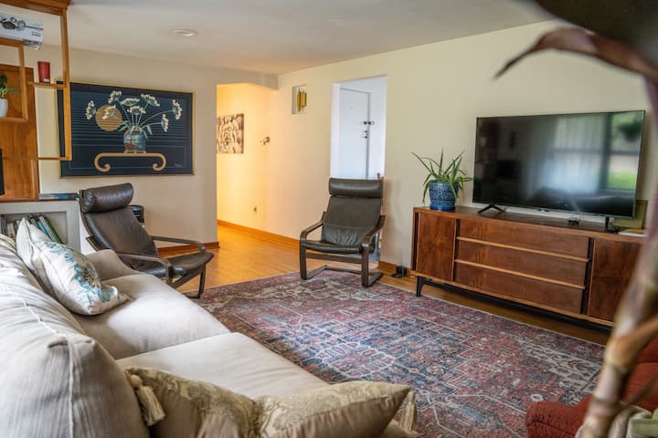 Secluded Cozy 3 Bedroom Fun Bungalow - Turtle, West Mifflin