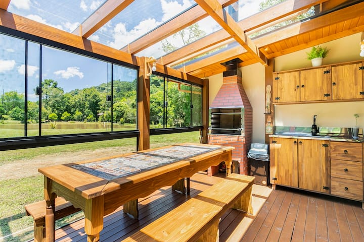 Linda Casa Com Chuveiro A Gás E áRea Gourmet - Bom Retiro