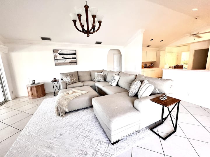 Waterfront |Heated Pool & Jacuzzi | 1mile To Beach - Marco Island, FL