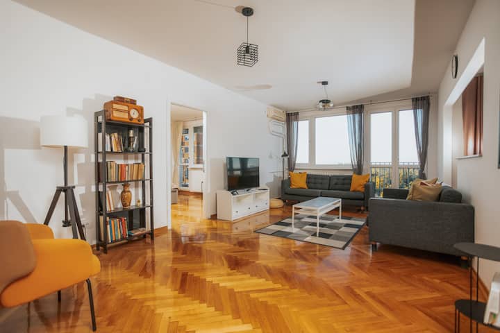 Spacious 3br W/ Panoramic Views, Ušće & Riverside - Belgrad