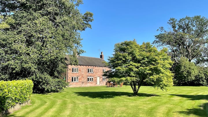 Listed Farmhouse & 4 Barn Conversions -Sleeps 30 - Congleton