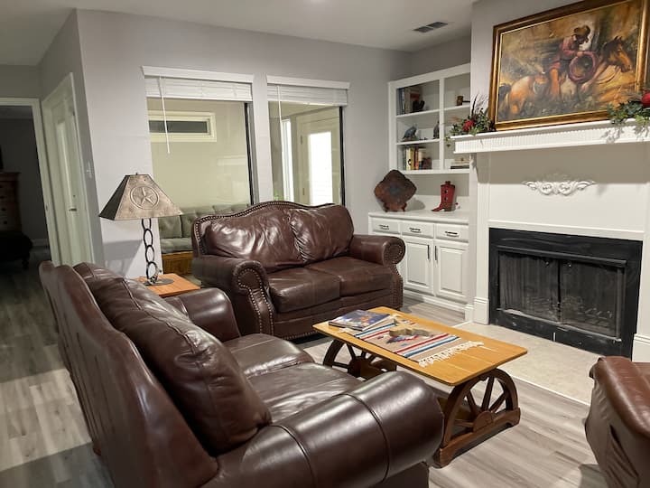 Spacious Townhome Centrally Located In Abilene. - Abilene State Park, Tuscola