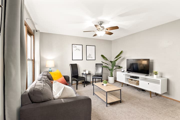 Cute 2bed 1.5bath Duplex W Garage By Walking Trail - Bloomington