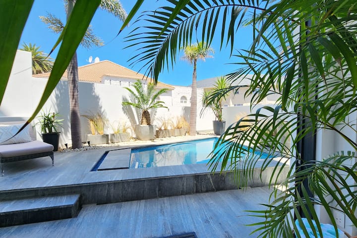 Villa Apartment In The Heart Of Bantry Bay. - Cape Town