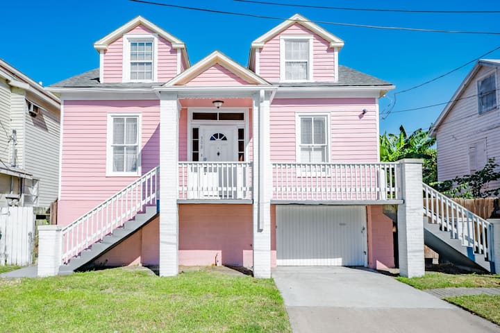 Historic 4 Bed/2 Bath, Near Strand/harbor/cruise! - Galveston, TX