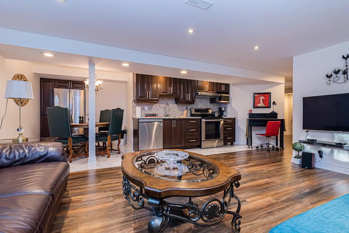 Lovely 2 Bedroom Apartment In Bois-franc. - Dorval