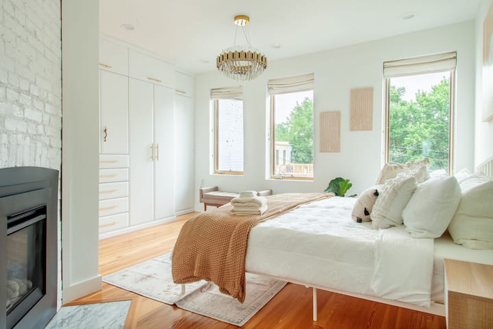 Truxton | Stylish 5 Bdr/2 Bath Townhouse - Washington, D.C.