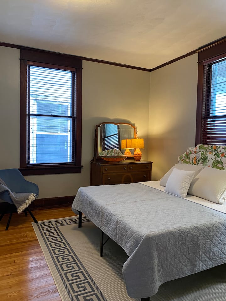 Minutes From Carilion/vt: 1 King Bed/1.5 Bath - Roanoke, VA