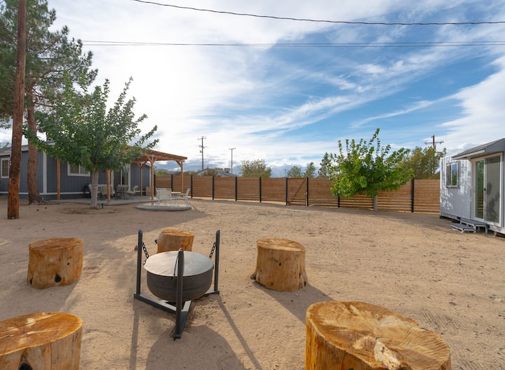 The Views At Chollita Downtown Fire Pit Bbq - Joshua Tree, CA