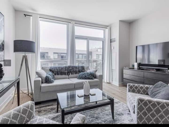 Harbour  Paradise 2 Beds Condo At Friday Harbour - Innisfil