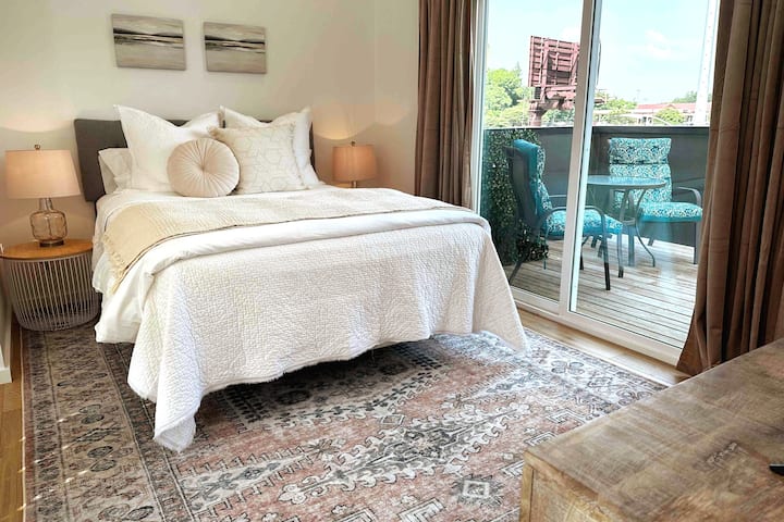 Rooftop Deck + Mountain Views | St. Elmo Dining - Chattanooga, TN