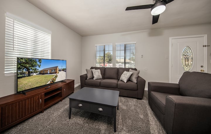 Working Travelers Haven|quite|private|fontana - フォンタナ, CA