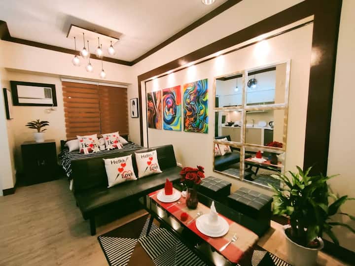 Anuva Prime 2- King Bed Suite- Cozy & Stylish - Muntinlupa